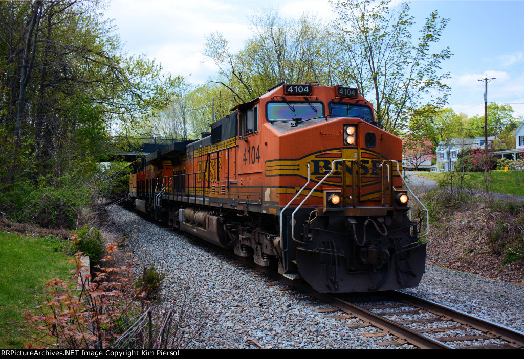 BNSF 4104 CSX Train K041 Crude Oil Empties